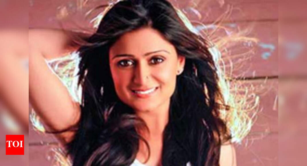 Singer Amrita Kak gave birth to a baby boy | Hindi Movie News - Times ...