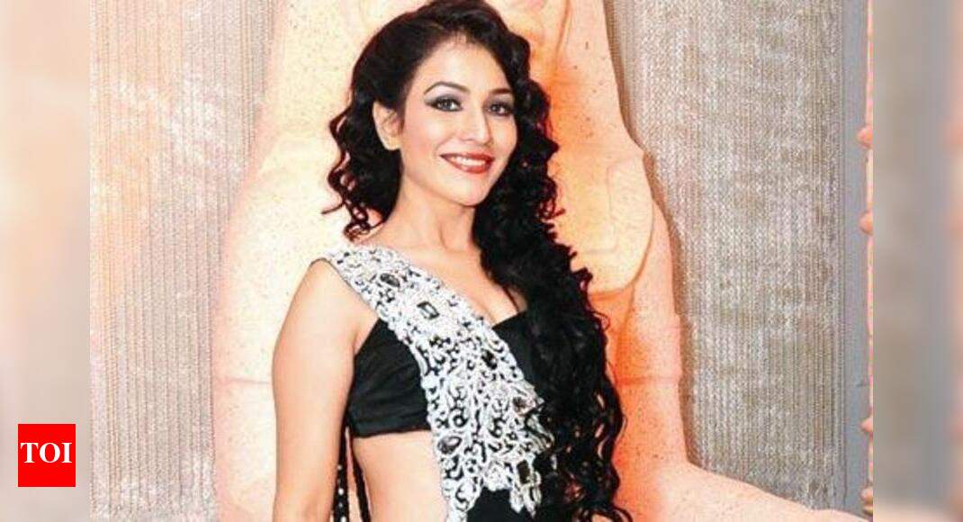 Humaima Malick wins the South Asia Rising Star Award - Times of India