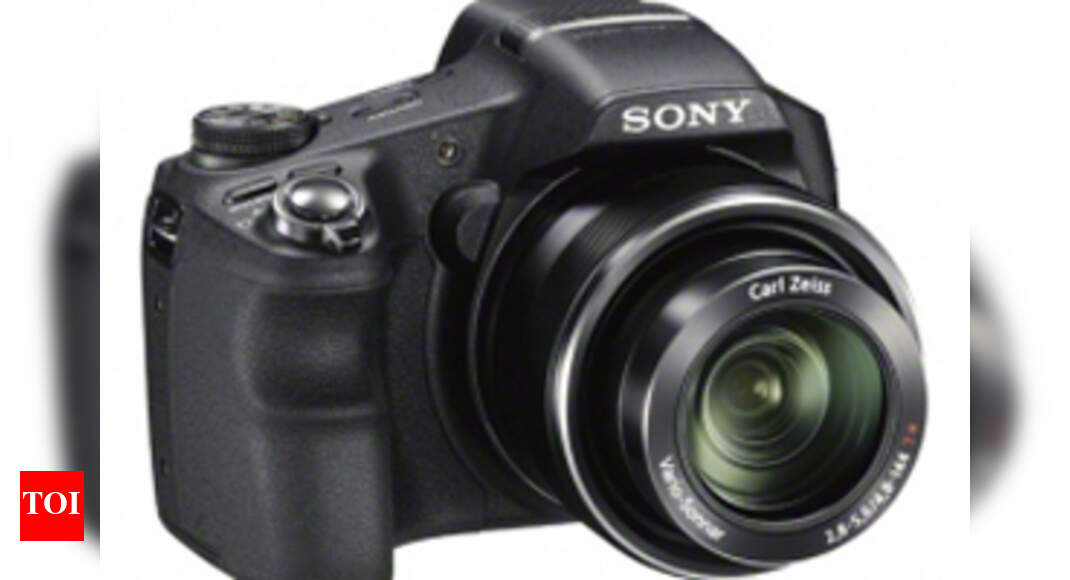 Review: 4 superzoom digital cameras - Times of India