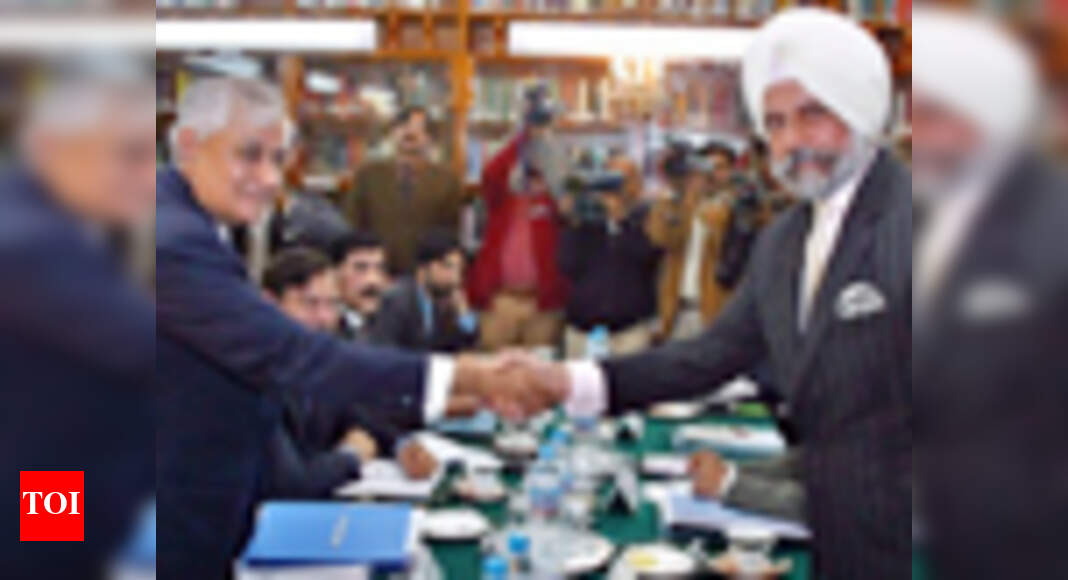 Indo-Pak joint anti-terror meet underway - Times of India
