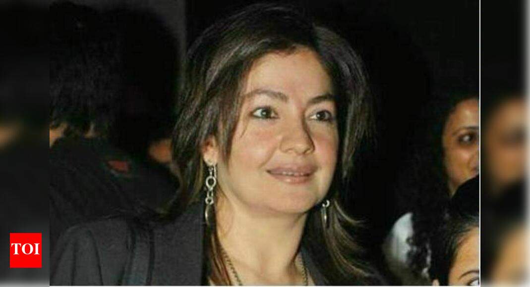 Pooja Bhatt will keep her commitment to Ponty Chadha | Hindi Movie News ...
