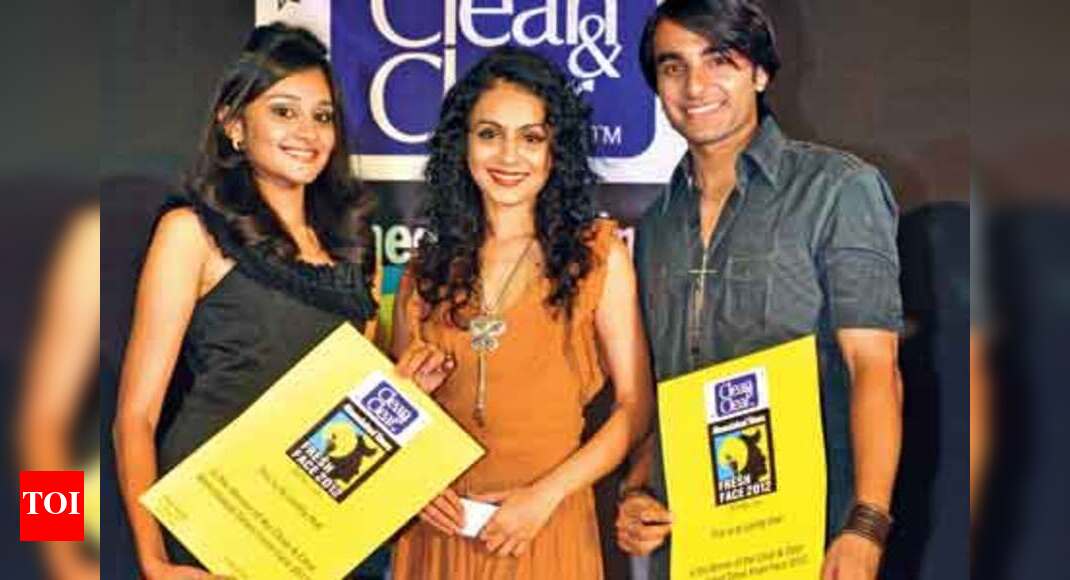 Utsavi Bhavsar of Amrut Mody School of Management Studies and Parth Trivedi of Shanti Business ...