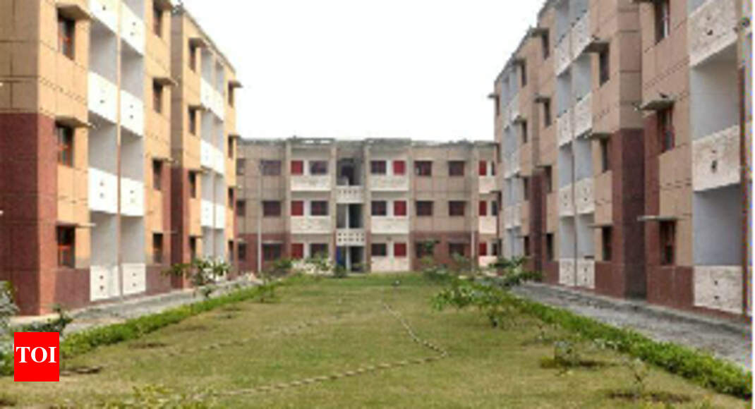 UPA's flagship scheme in CAG net | India News - Times of India