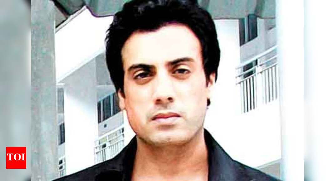 Gavie Chahal loves heels - Times of India