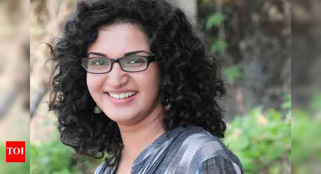 Dhwani to repeat her bold act in 'Arabian Safari' | Malayalam Movie ...