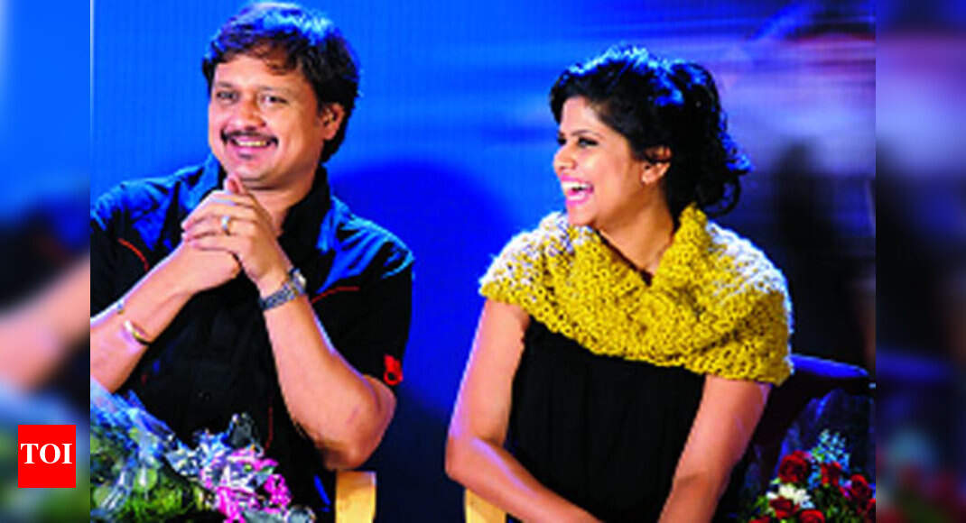 Saie Tamhankar, Sunil Barve share a laugh on stage at an event in Pune ...