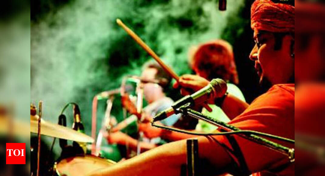 Deb Chowdhury and his band, Sahajiya perform to raise AIDS awareness in ...