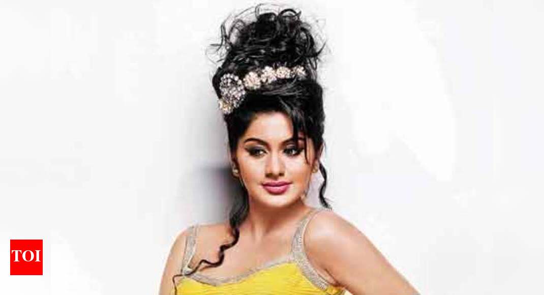 Meera returns to Sandalwood after Mohanlal film | Malayalam Movie News ...