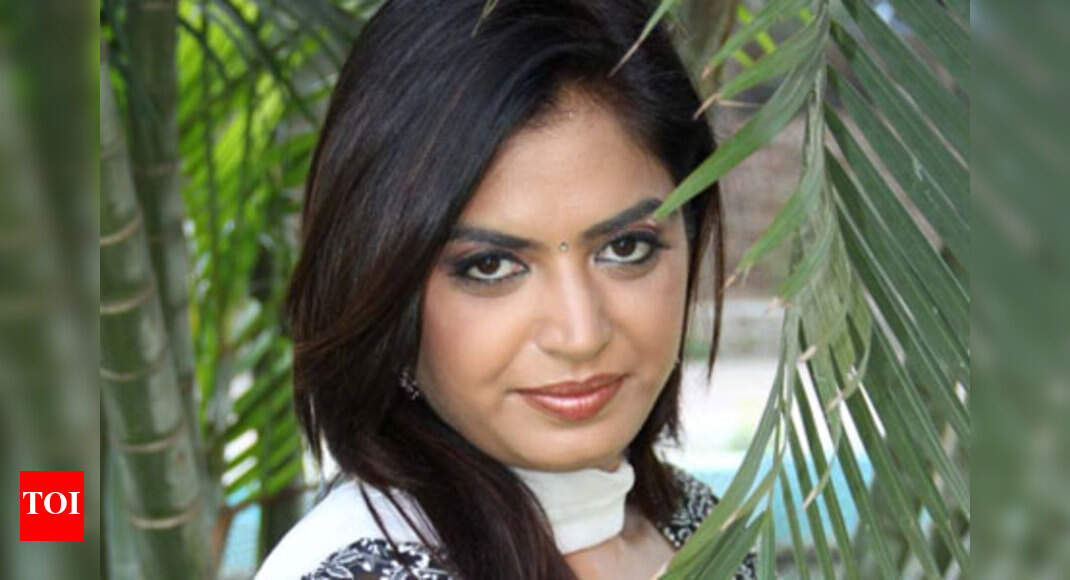 Monica Batra proud of her toned body | Bhojpuri Movie News - Times of India