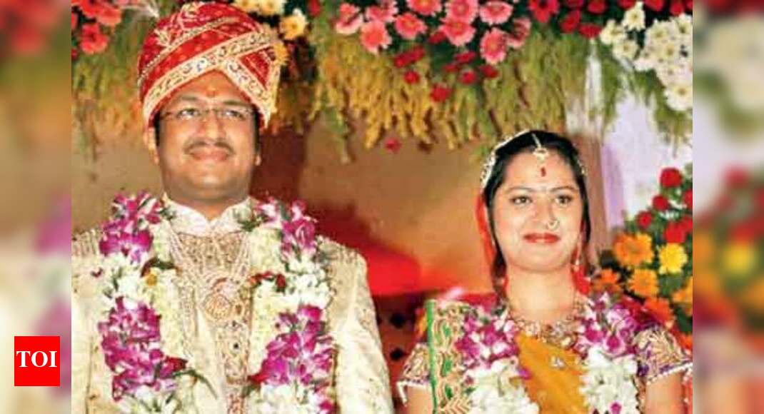 Aditya Khemka, who tied the knot with Megha Jhunjhunwala in Banaras | Events Movie News - Times ...