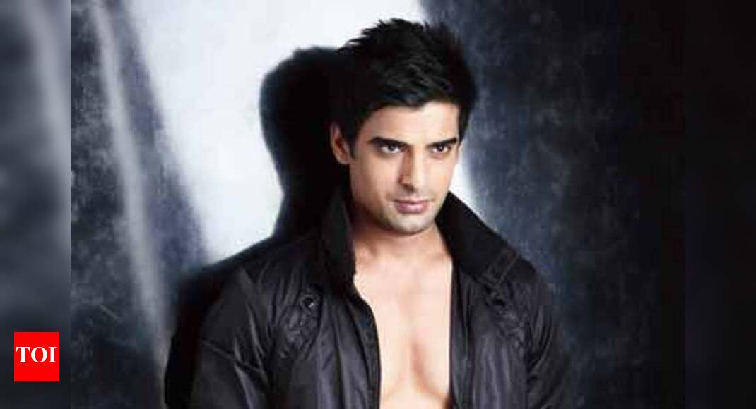 Mohit faints in the gym - Times of India