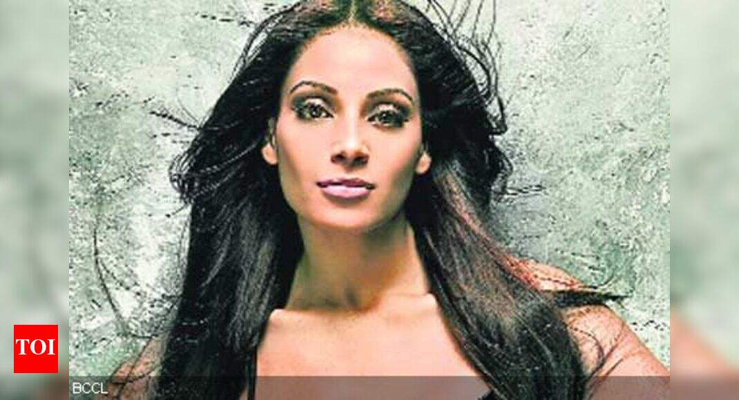 Bipasha doesn't allow anyone to enter her gym | Hindi Movie News ...