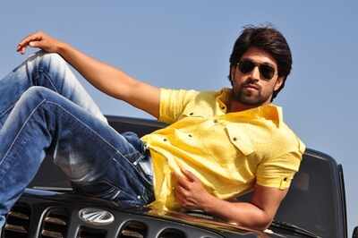 Yash celebrates his birthday at home | Kannada Movie News - Times of India
