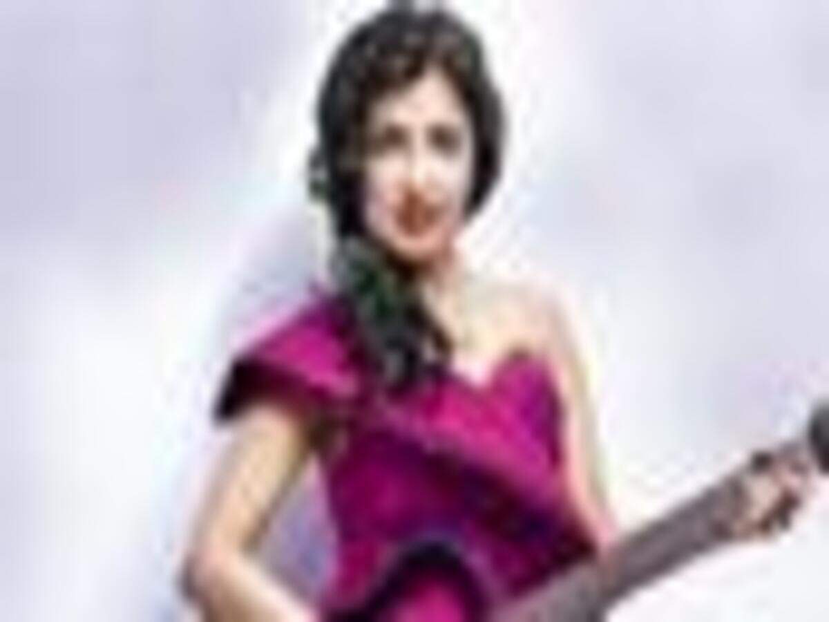 Shibani Kashyap performs for Indore and Bangalore rounds of Miss India ...