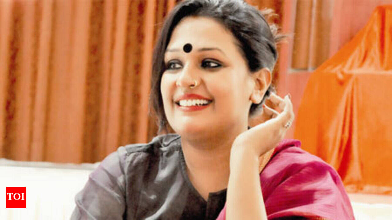 Ashwini Kalsekar Husband First