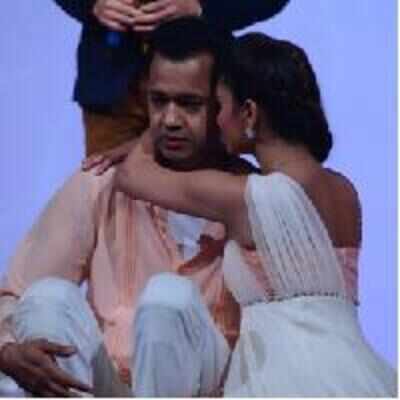 Rahul Mahajan pays tribute to father on Nach - Times of India