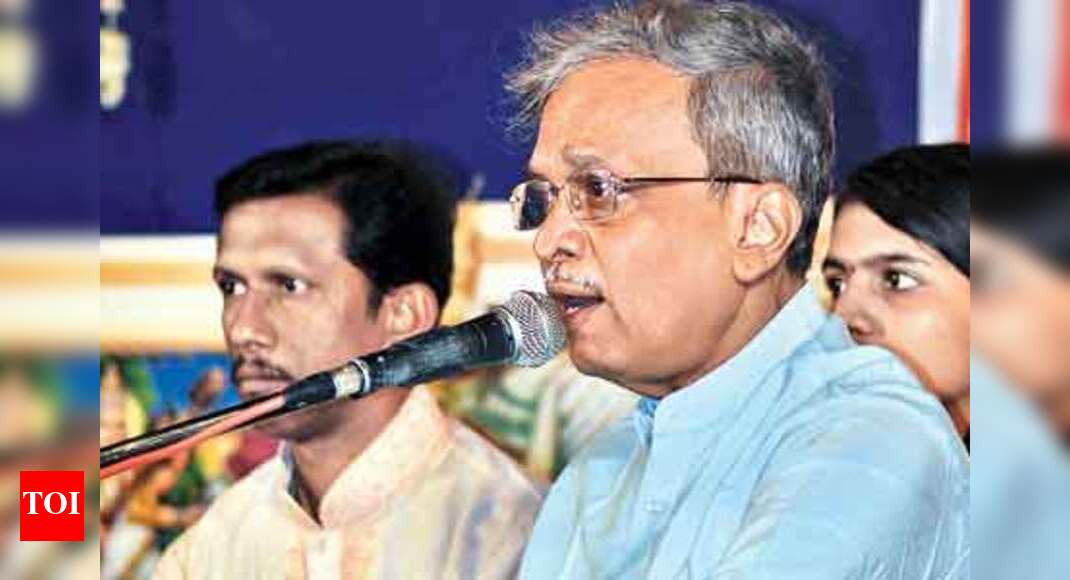 Shridhar Phadke performs at a college event in Aurangabad | Hindi Movie ...