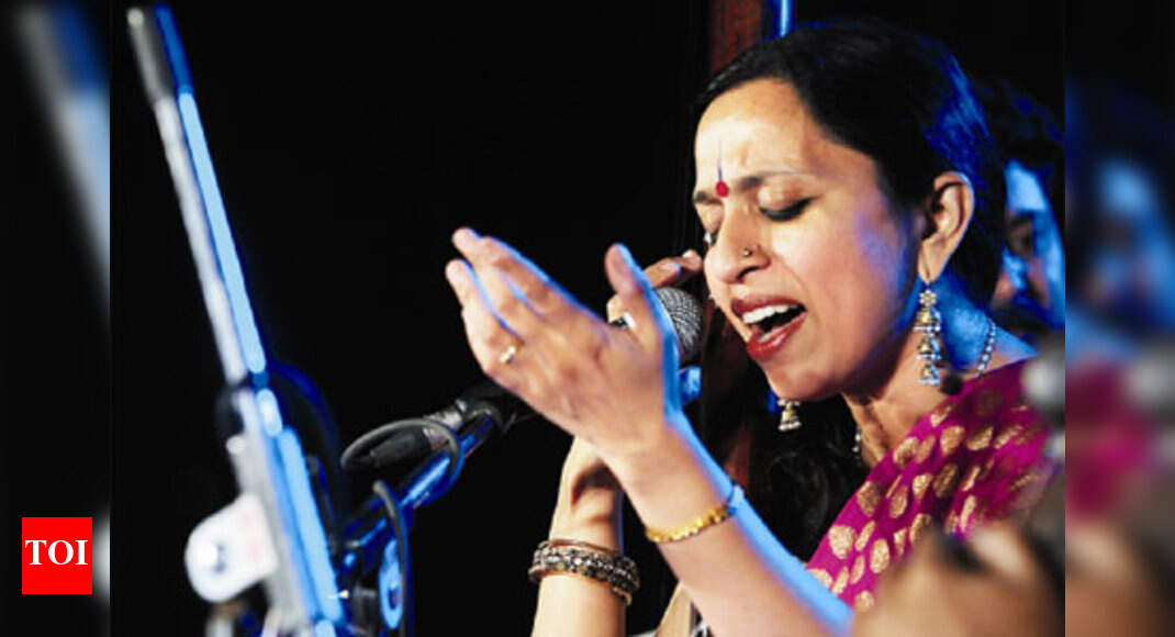 Vidya Shah performs live at Times Pune Festival | Events Movie News ...