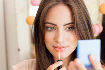 5 essentials for a 5-minute make-up routine - Times of India