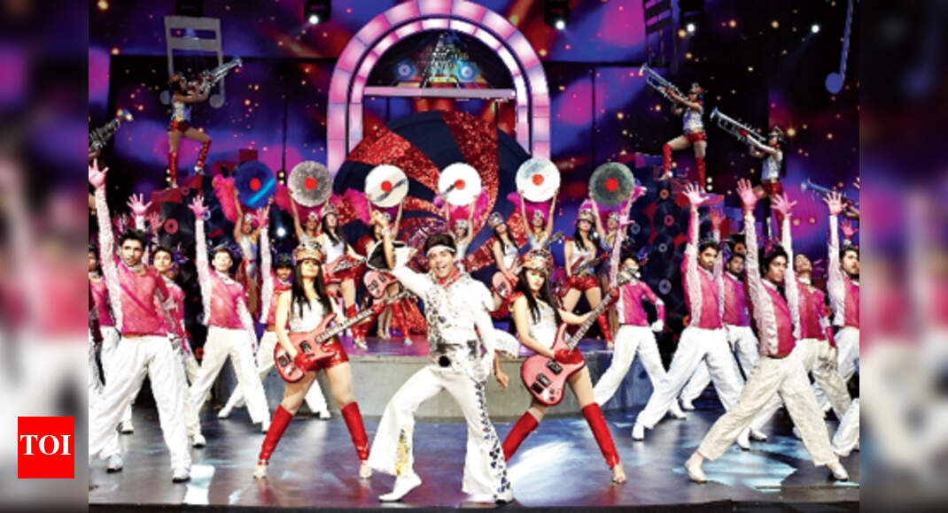 Bollywood musical Jhumroo completes 250 shows - Times of India