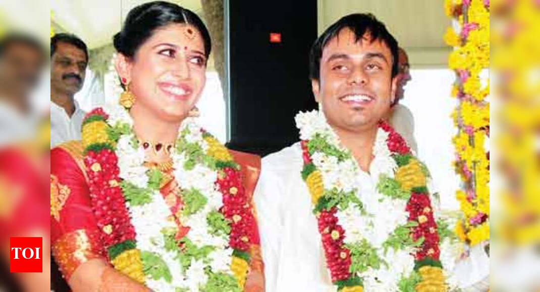 Ranjini Jose marries Ram Nair in a traditional Hindu wedding in Kochi ...