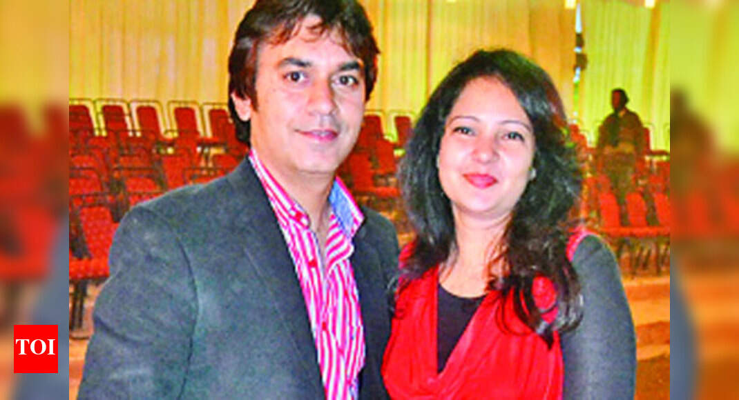 Alok Mishra and wife Bandana organised a get-together for friends in ...