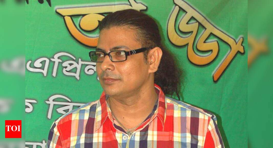 Surojit launches poetry collection | Bengali Movie News - Times of India