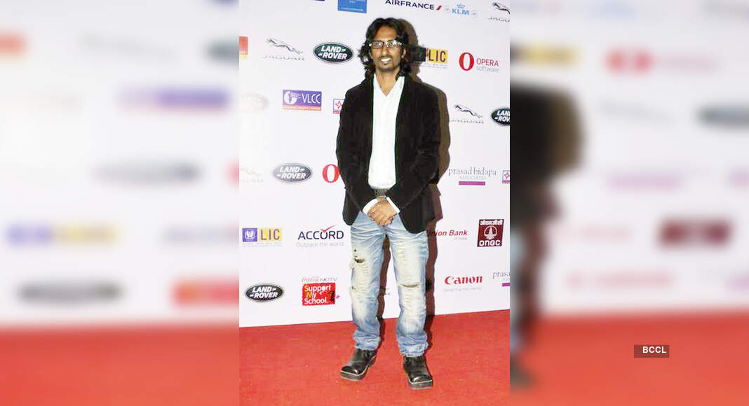 'Indian Idol' fame Amit Sana makes a rare appearance at 'Smile ...