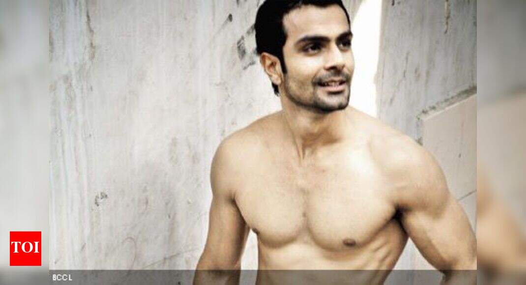 A relationship is like making a building: Ashmit Patel - Times of India