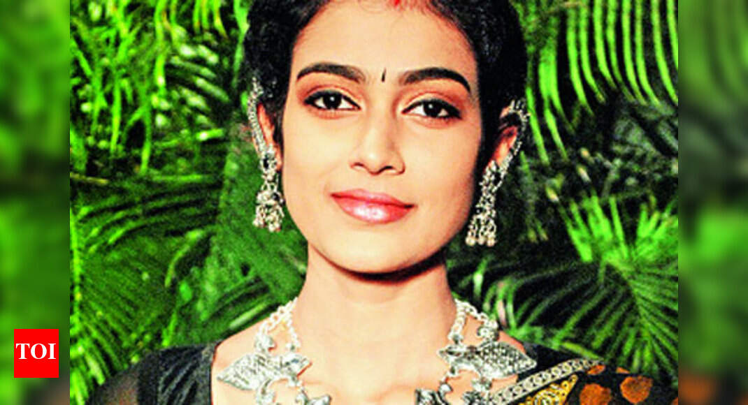Akanksha’s inspired by Madhuri Dixit - Times of India