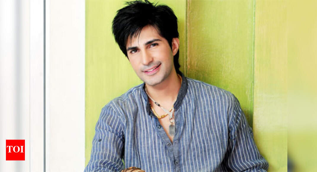 Pakistani singer Adeel to make his acting debut in Bollywood | Hindi ...