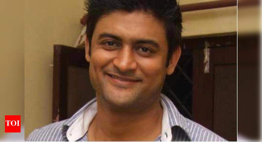 Manav goes from school to college - Times of India