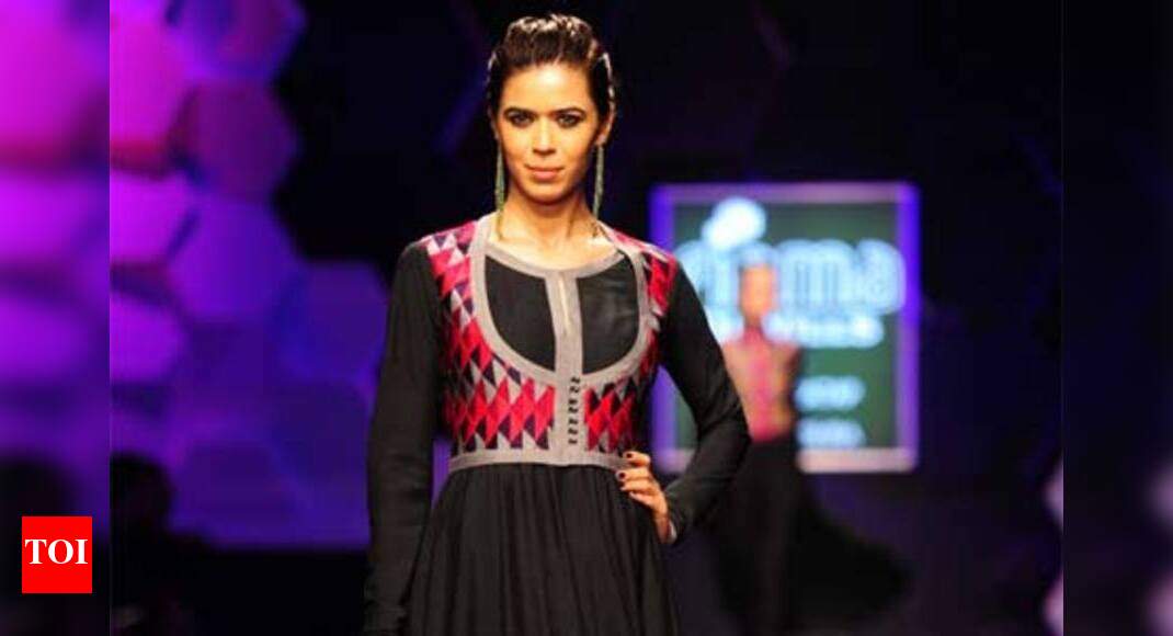 Payal opens grandma’s trunk, Rahul nurtures ‘The Baroque Tree' - Times ...