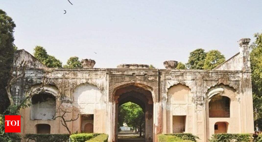 Paradise lost: How Delhi’s historic Qudsia Bagh is dying | Delhi News ...