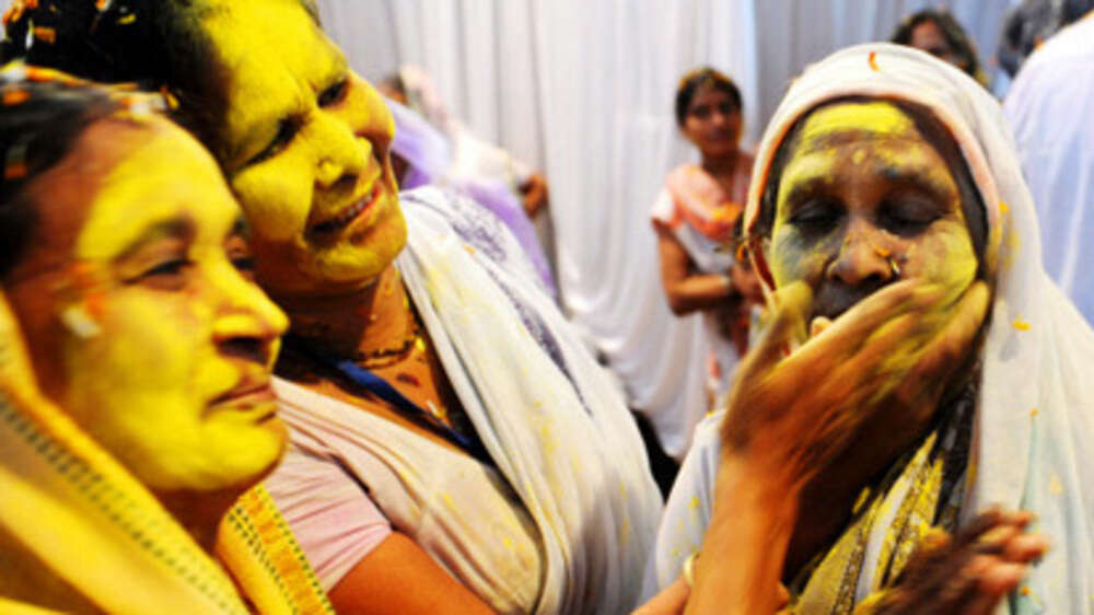 Vrindavan widows celebrate Holi | The Times of India