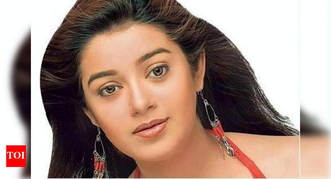 Director: Chaaya Singh to turn director? | Kannada Movie News - Times ...