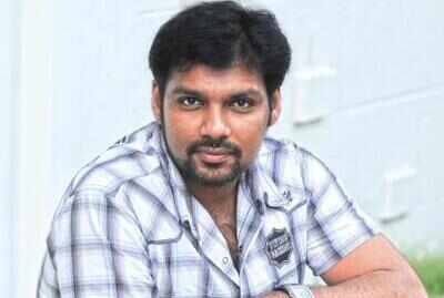 Naveen takes the online route | Tamil Movie News - Times of India