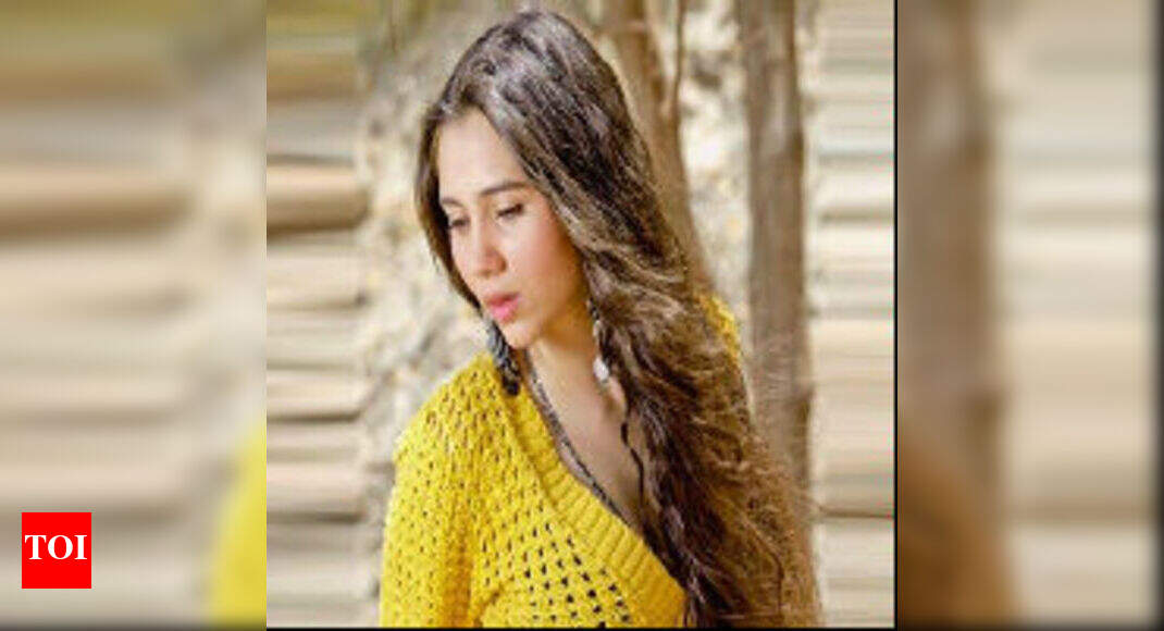 Sasha is following footsteps of her mother | Hindi Movie News - Times ...