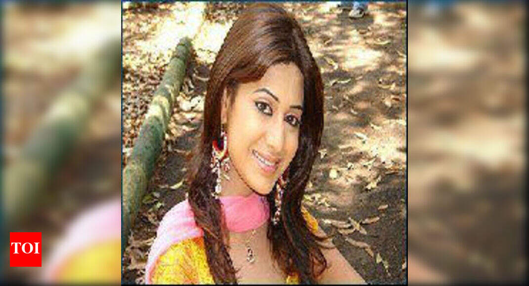Ashima Bhalla opposite Karan V Grover in Punar Vivah 2? - Times of India