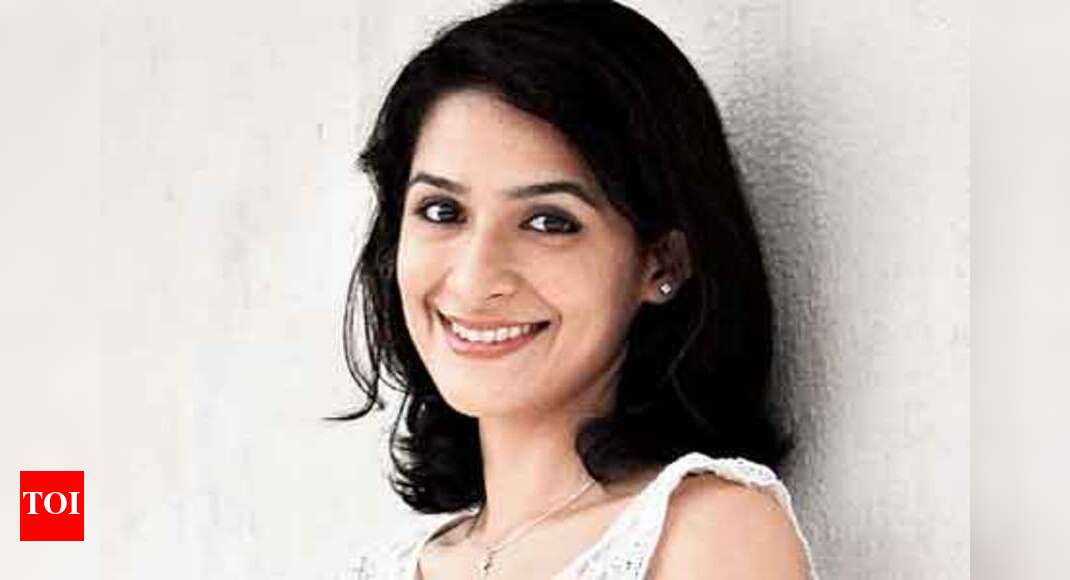 Ashutosh Rana encouraged me a lot: Pradnya Shastri | Marathi Movie News ...