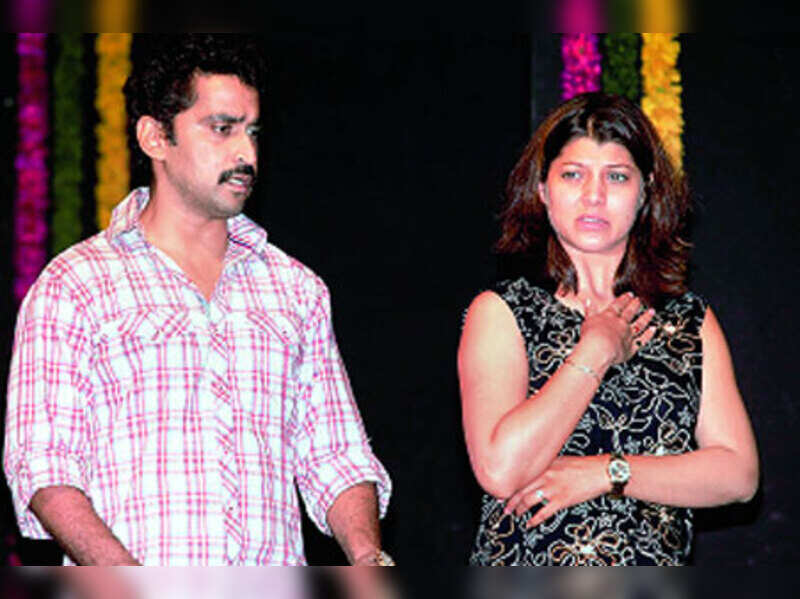 Nandee: 10 Marathi actors come together to celebrate Marathi theatre's ...