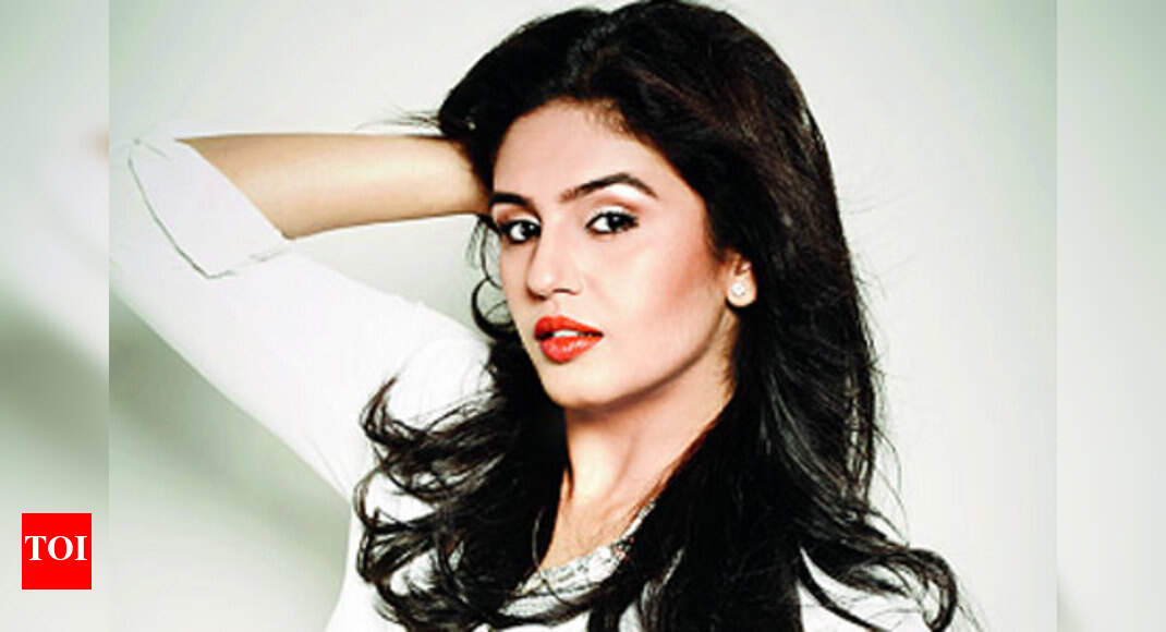 Naseer warns Huma against being typecast | Hindi Movie News - Times of ...