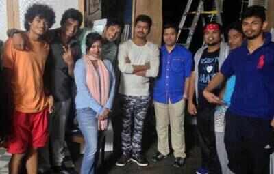 Vijay impresses with his moves! | Tamil Movie News - Times of India