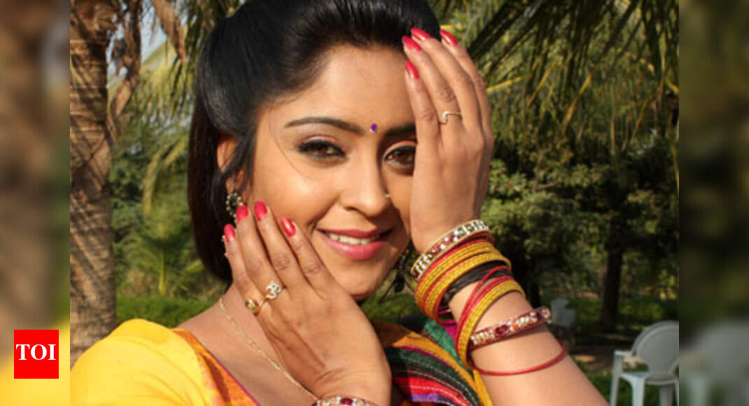 Shubhi Sharma signs three films | Bhojpuri Movie News - Times of India