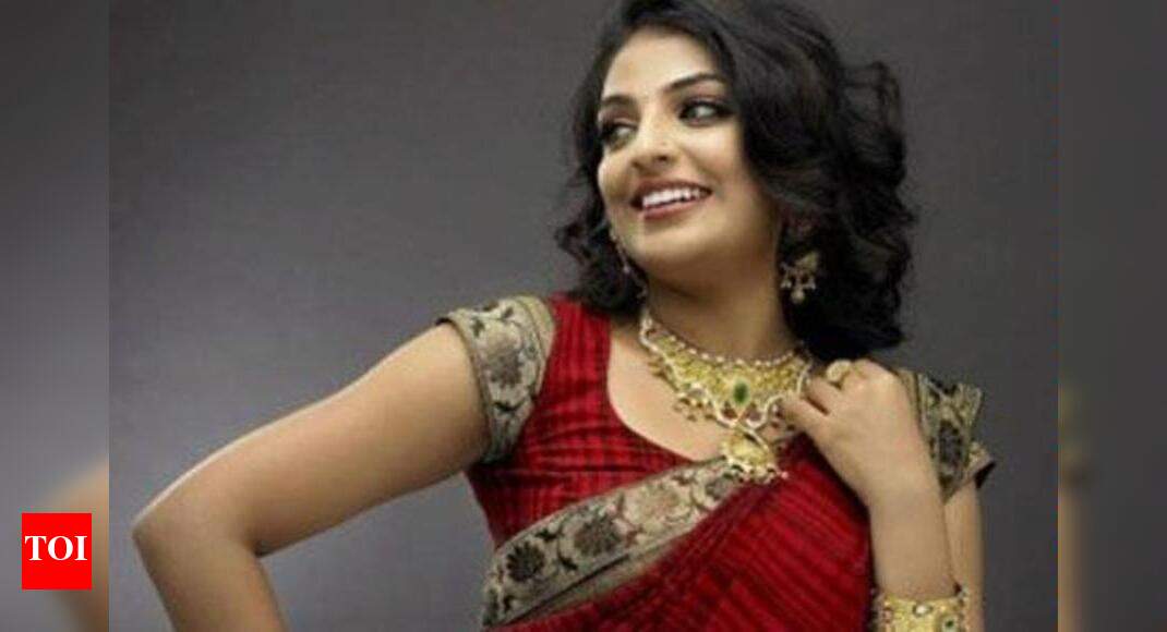 Mythili does a daring stunt without a dupe | Malayalam Movie News ...