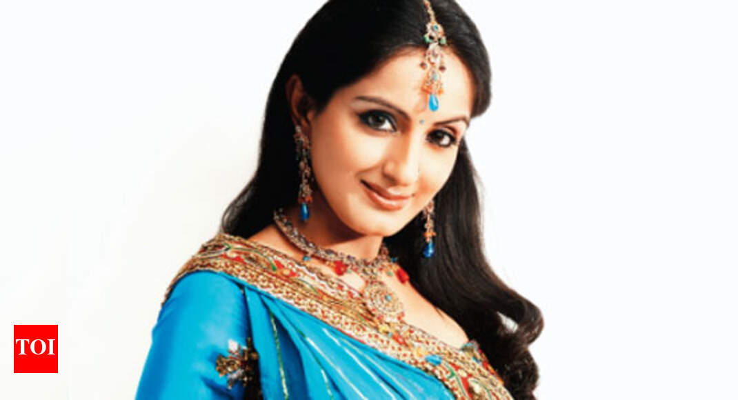 Don’t want to go hunting for roles in Bollywood: Mona Thiba | Regional ...