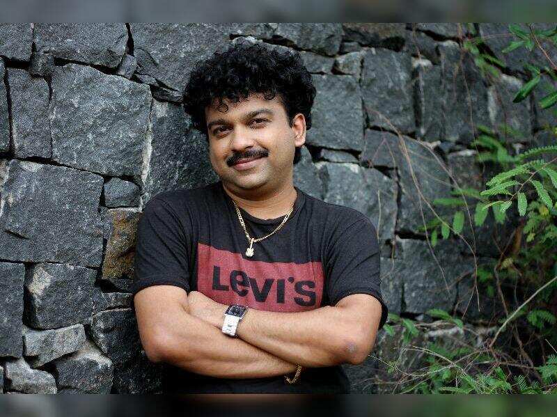 Deepak Dev finally meets his lyricist | Malayalam Movie News - Times of India