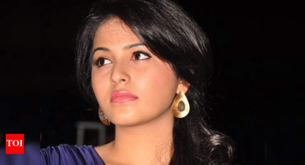 Anjali back with aunt Bharathi Devi? | Tamil Movie News - Times of India