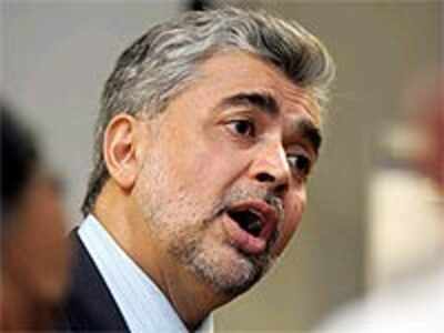 Pakistan shortlist five foreign coaches | New Zealand in India 2016 ...