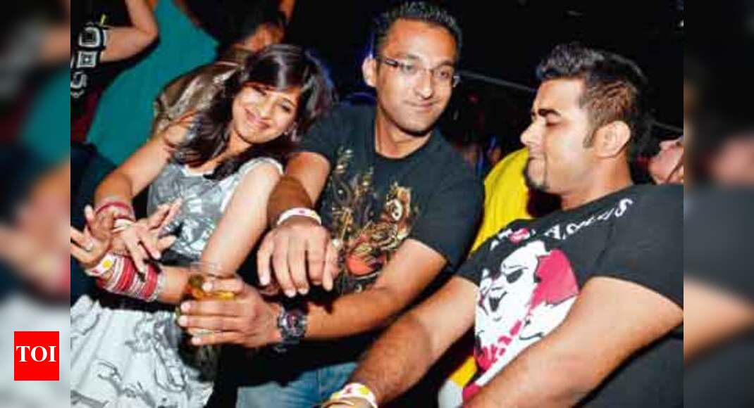 DJ Notorious hosts ‘Hot Friday Nite’ at Capitol in Delhi | Events Movie ...